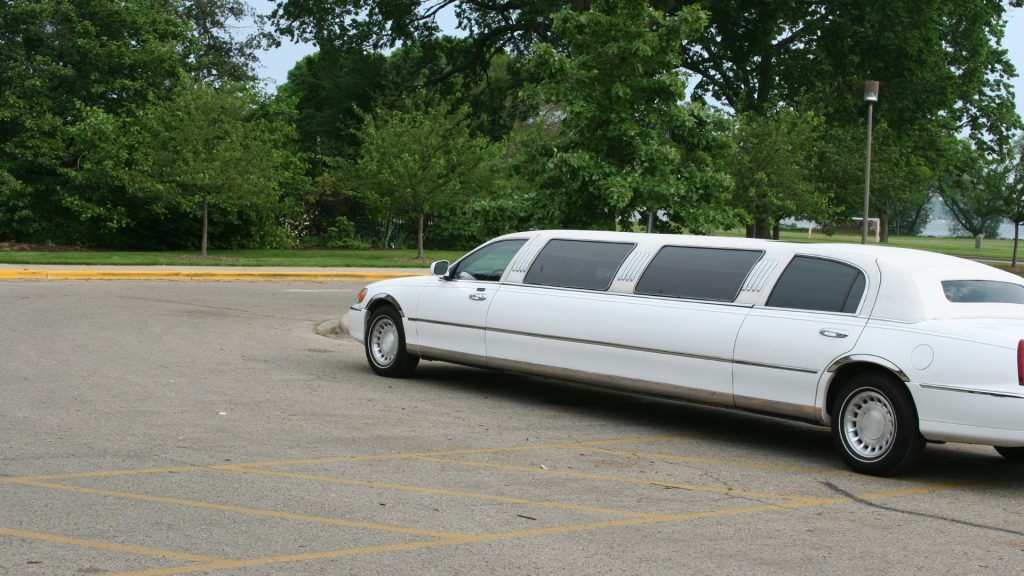 How to Choose the Perfect Limo Service in Boston for Your Next Trip ...